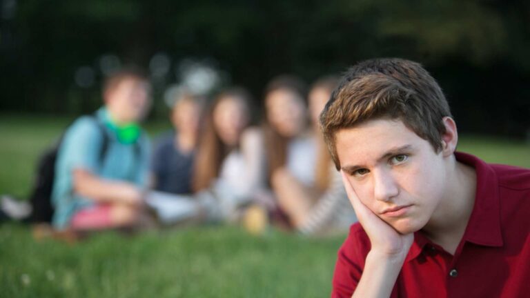 Masking in Autism: 8 Common Signs of Autism Camouflaging